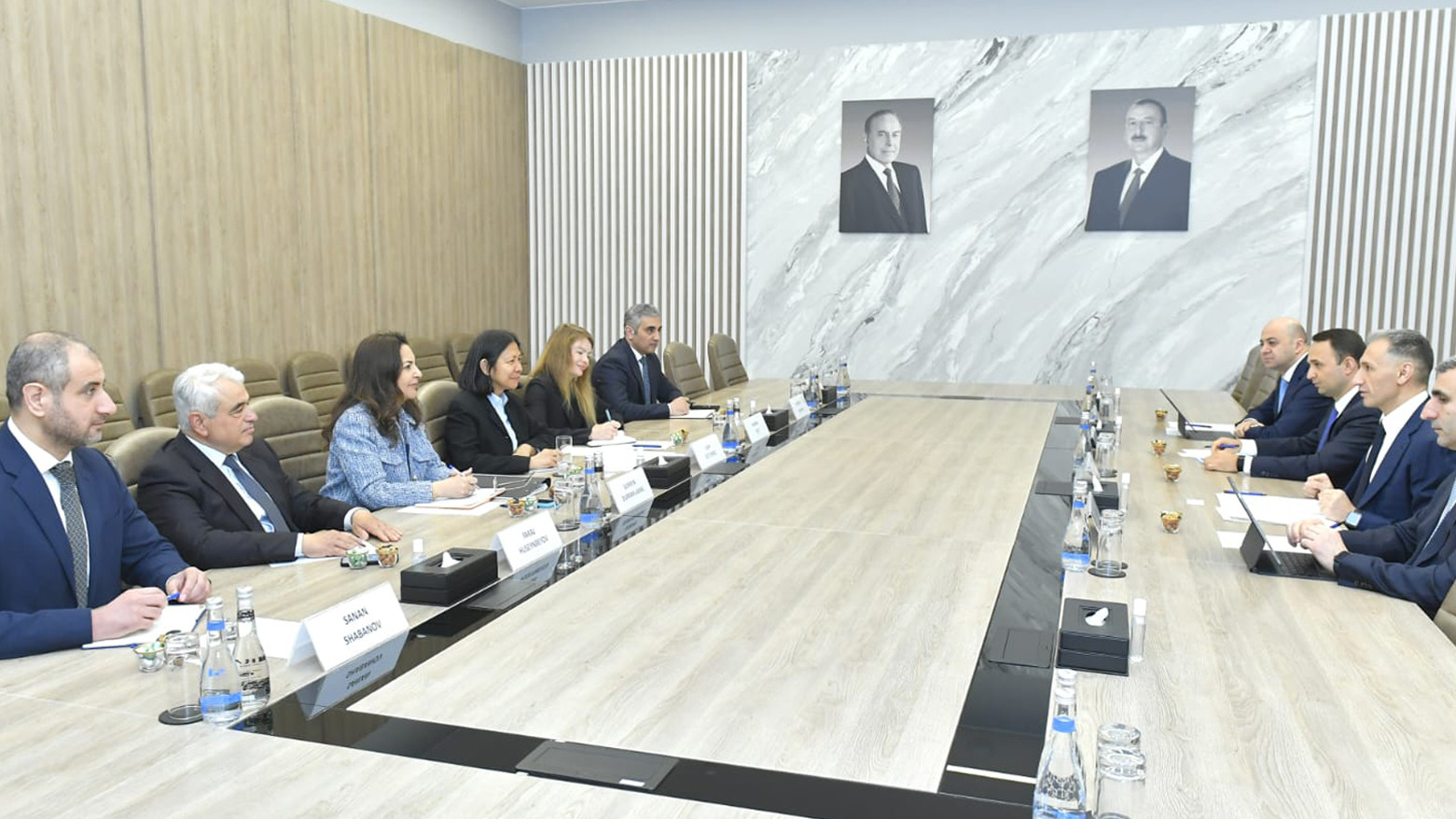 Nazir Rəşad Nəbiyev Asiya İnkişaf Bankının nümayəndə heyəti ilə görüşüb ...